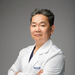 doctor-hayakawa-400-2 | 【麹町皮ふ科・形成外科クリニック】（市ヶ谷/半蔵門/永田町/千代田区）